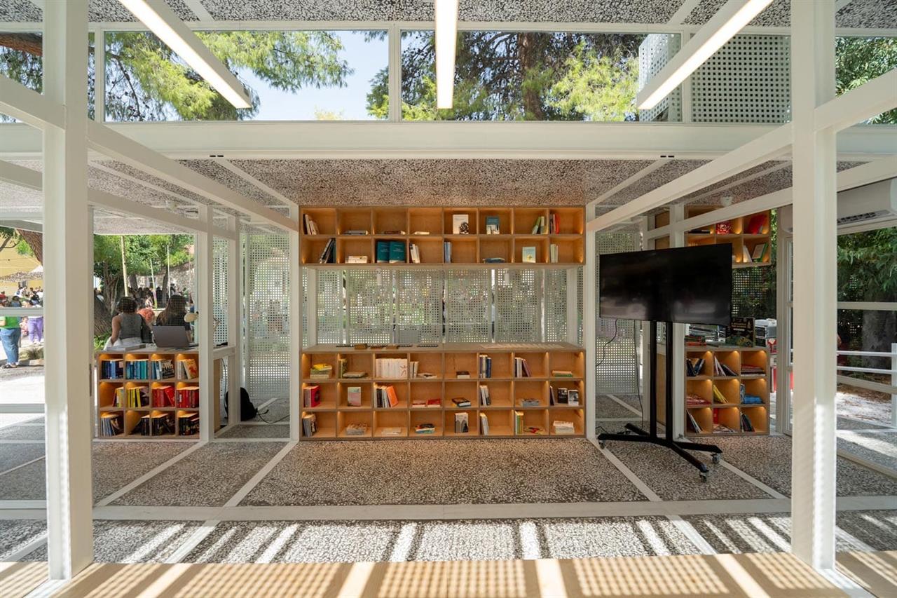 Πήγαμε στη νέα δωρεάν βιβλιοθήκη στο Πάρκο Ελευθερίας